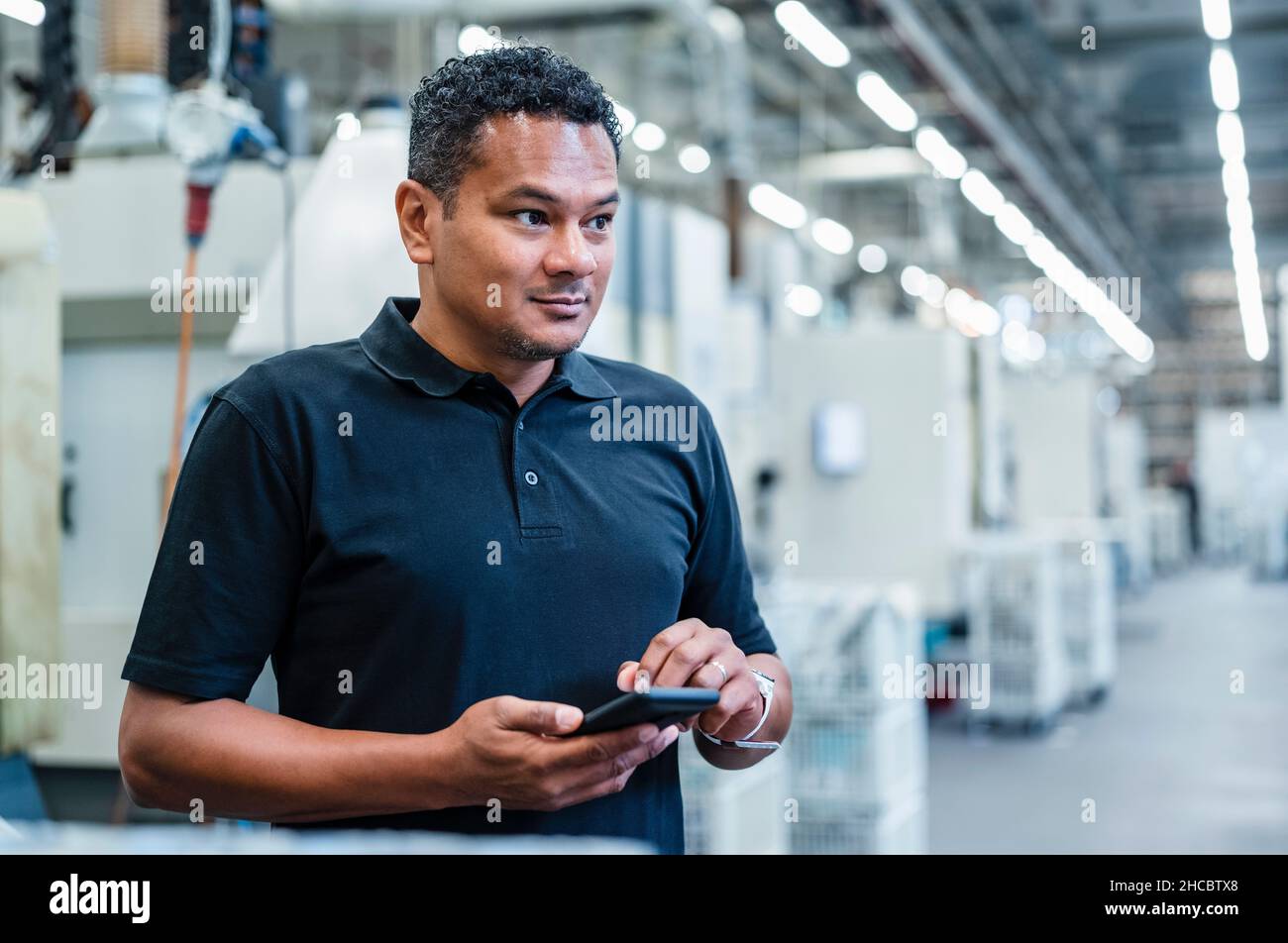 Smart factory wireless communication hi-res stock photography and ...