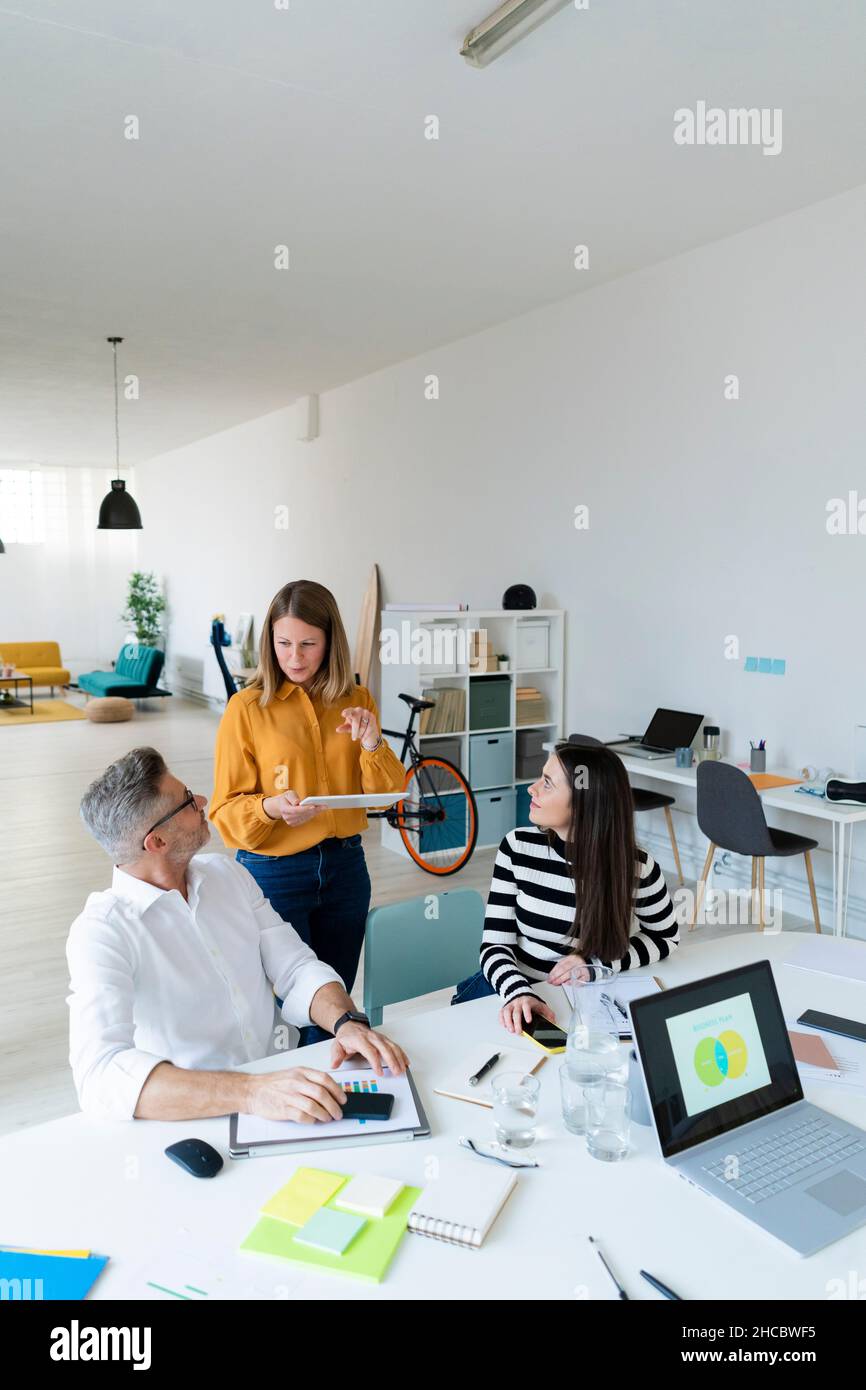 Smart team hi-res stock photography and images - Alamy