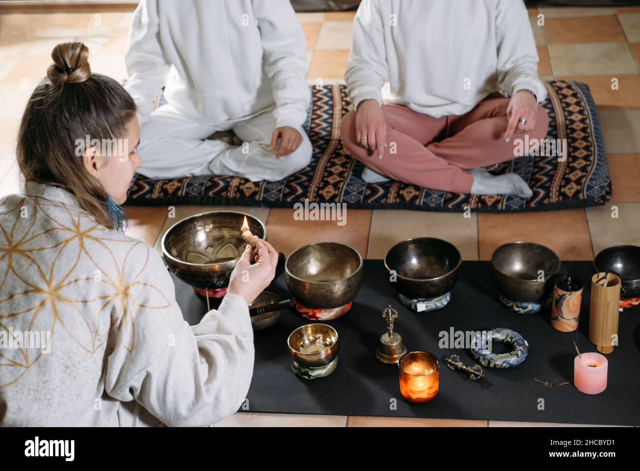 Alternative therapy hi-res stock photography and images - Alamy