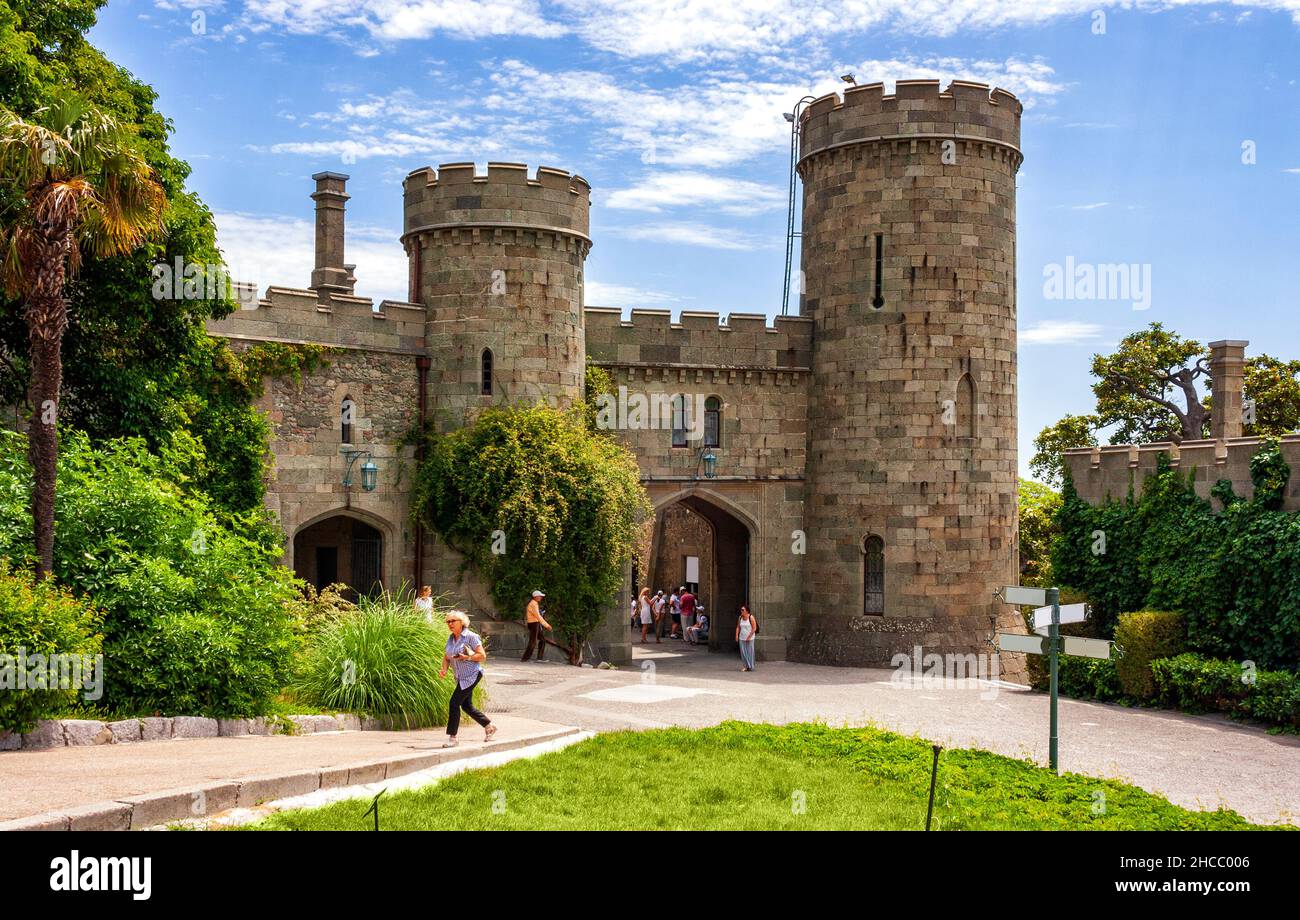The outer walls of the Vorontsov Palace Complex in Crimea Stock Photo ...
