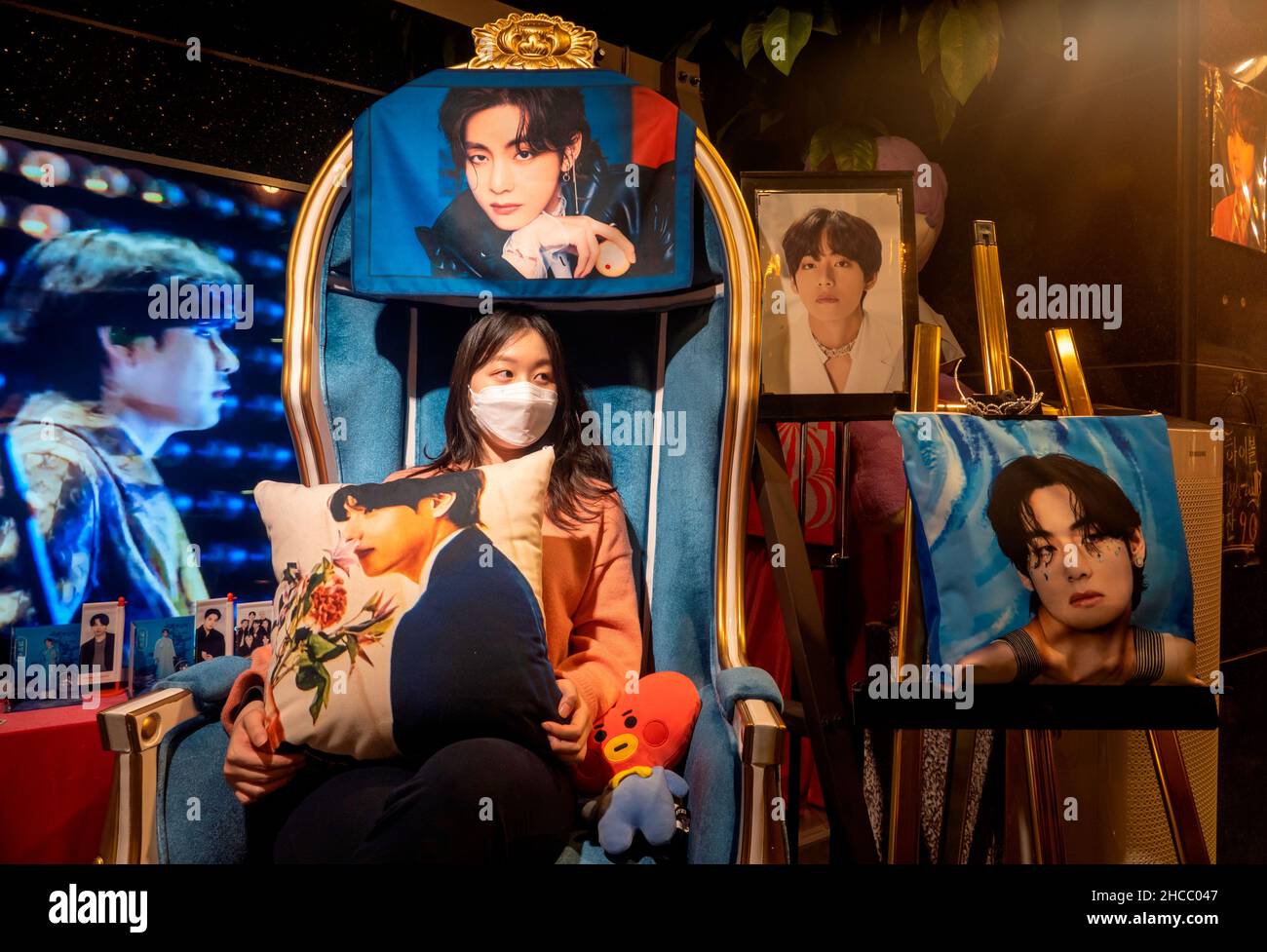 BTS member V, Dec 21, 2021 : A photo zone of a cafe decorated to ...