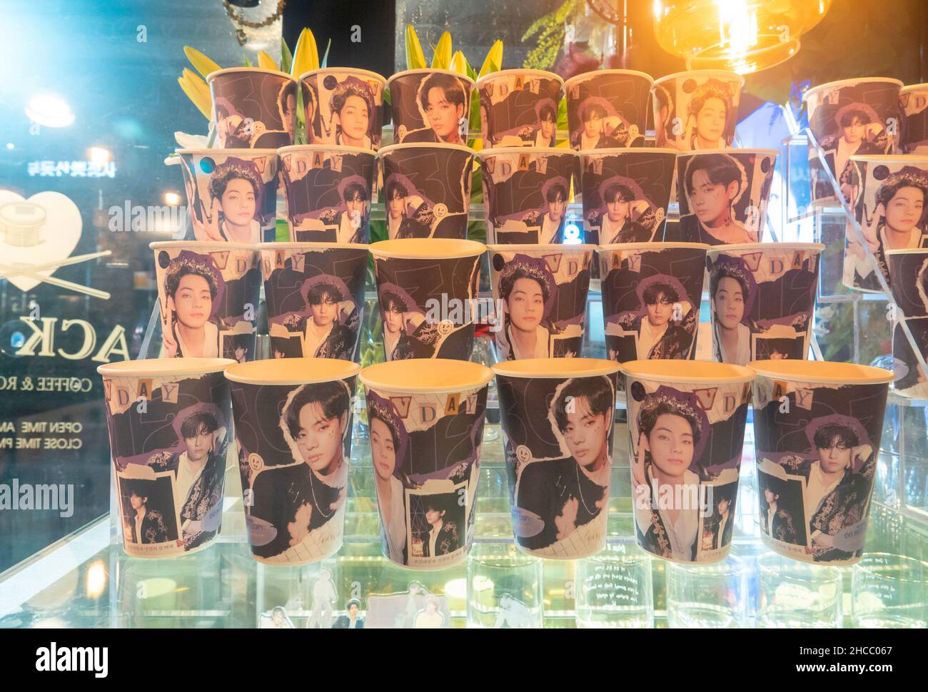 BTS member V, Dec 21, 2021 : A cafe decorated to celebrate BTS member V ...