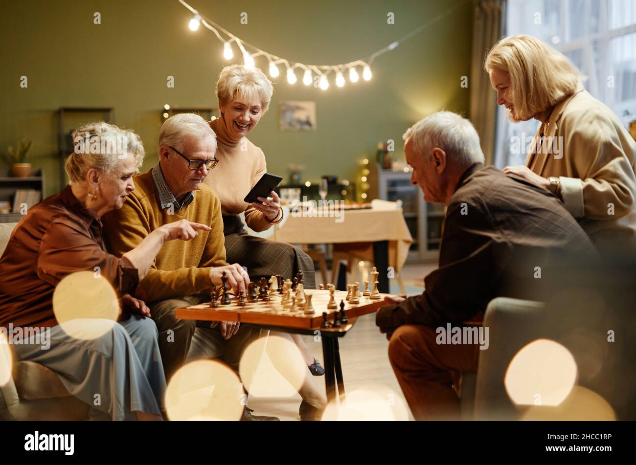 Women in chess hi-res stock photography and images - Alamy