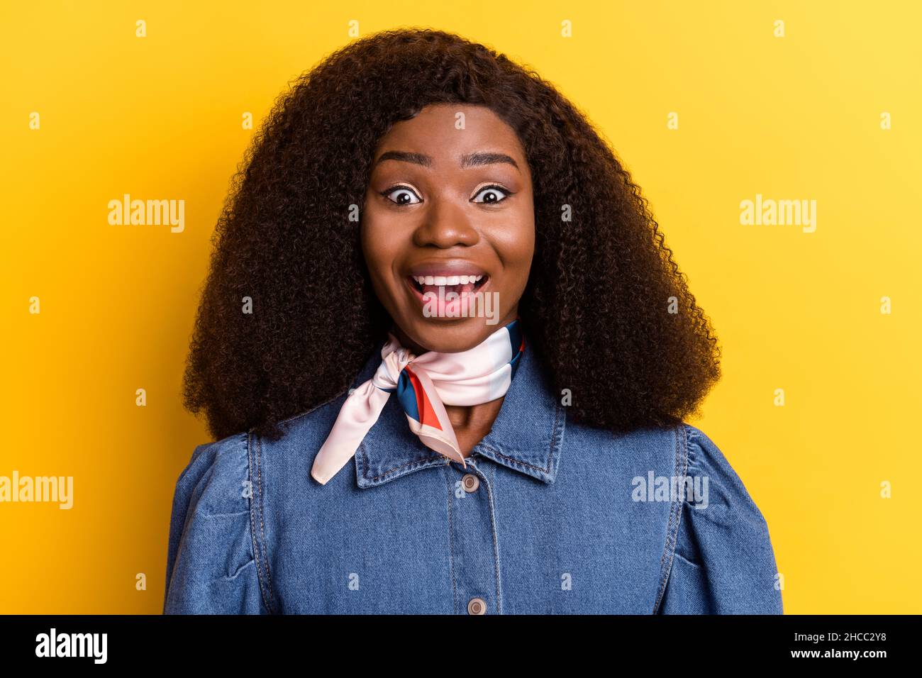 Photo of impressed cheerful dark skin lady open mouth unbelievable news ...