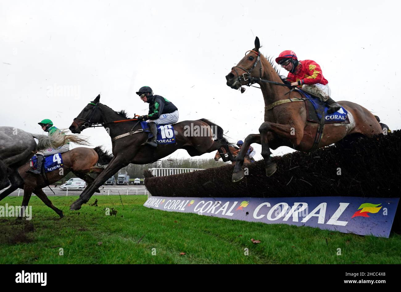 Chepstow welsh grand national 2021 hi-res stock photography and images ...