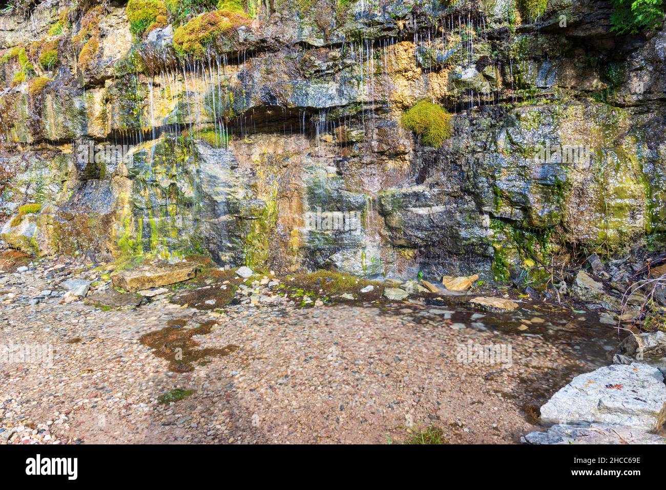 Weeping rock water fall hi-res stock photography and images - Alamy