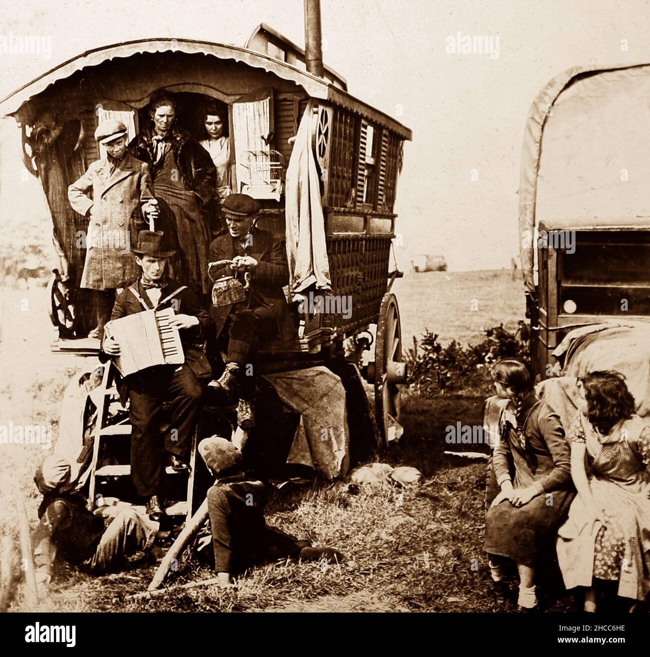 Old gypsy caravan hi-res stock photography and images - Alamy