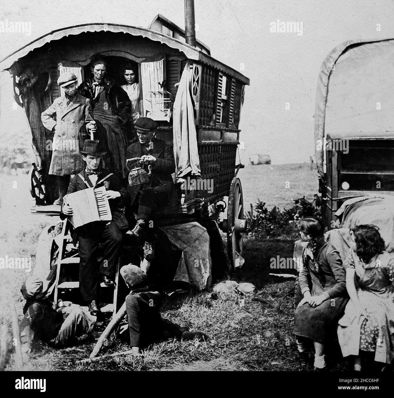 Old gypsy caravan hi-res stock photography and images - Alamy