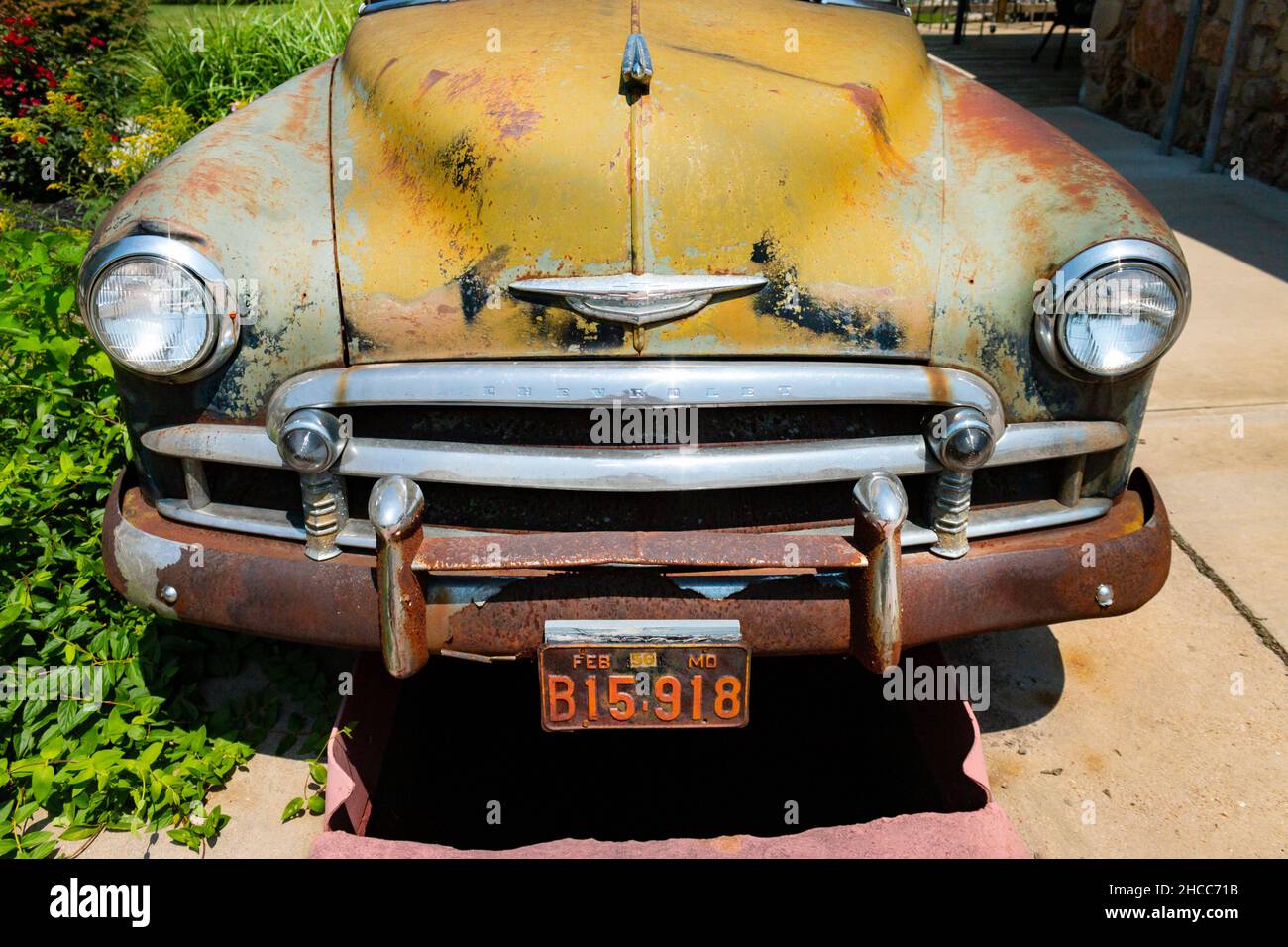rusty distressed 1950 Chevrolet on route 66 Stock Photo - Alamy