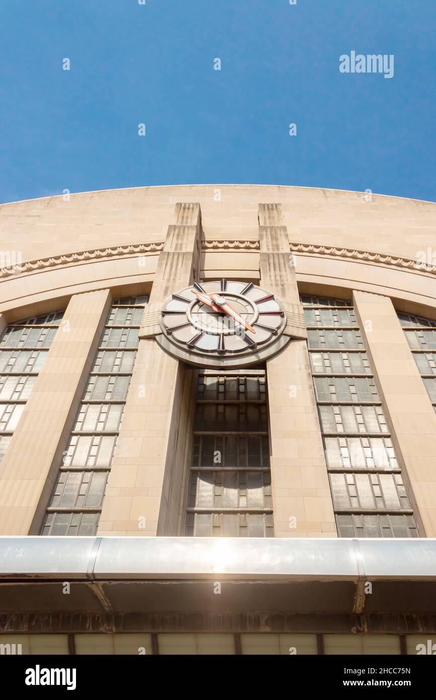clock on the front elevation of Cincinnati Union Terminal is an Art ...