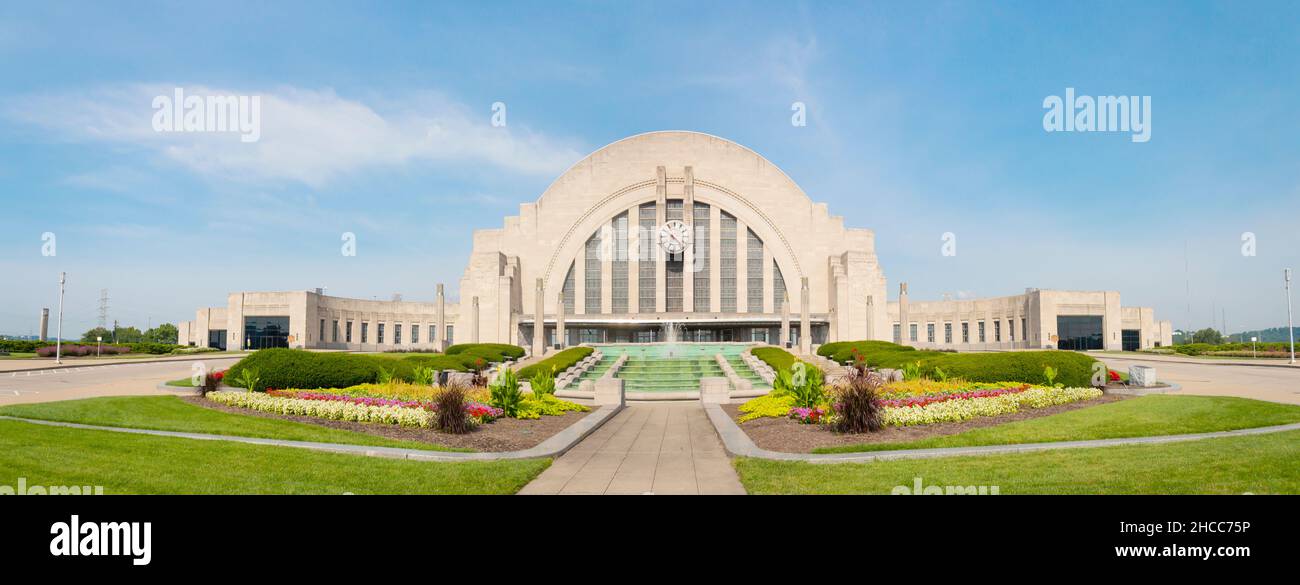 panorama Cincinnati Union Terminal Art Deco intercity train station ...