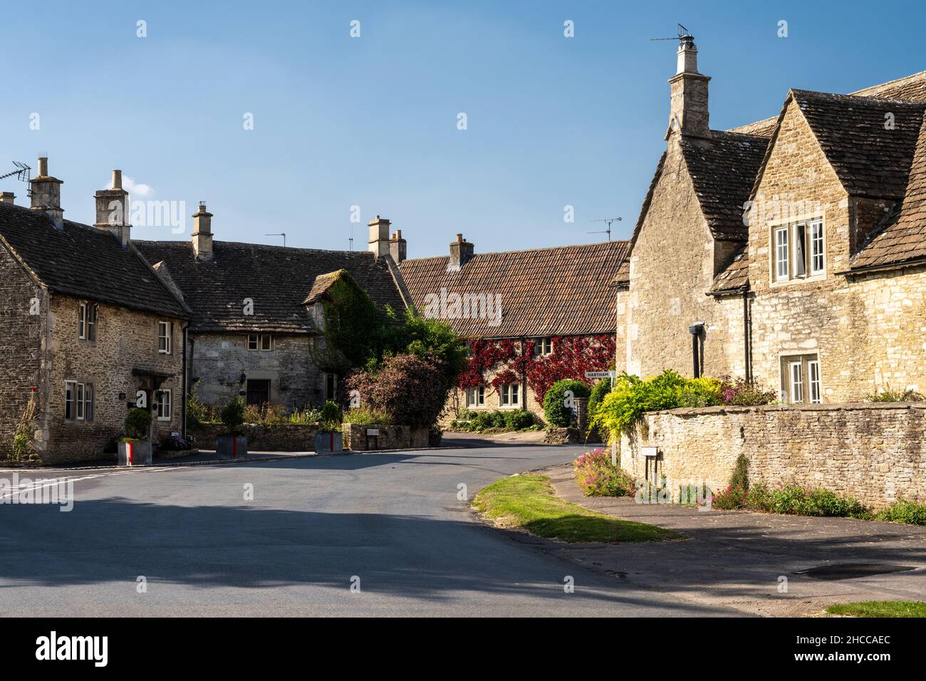 Cotswold stone hi-res stock photography and images - Alamy