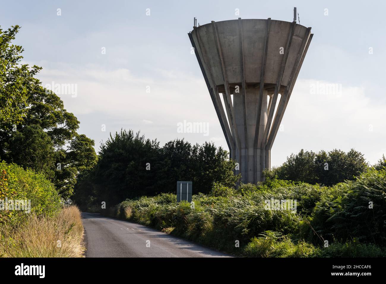 Yatton keynell water tower hi-res stock photography and images - Alamy