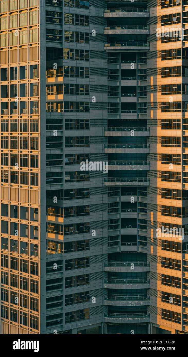 Mid rise modern architecture hi-res stock photography and images - Alamy