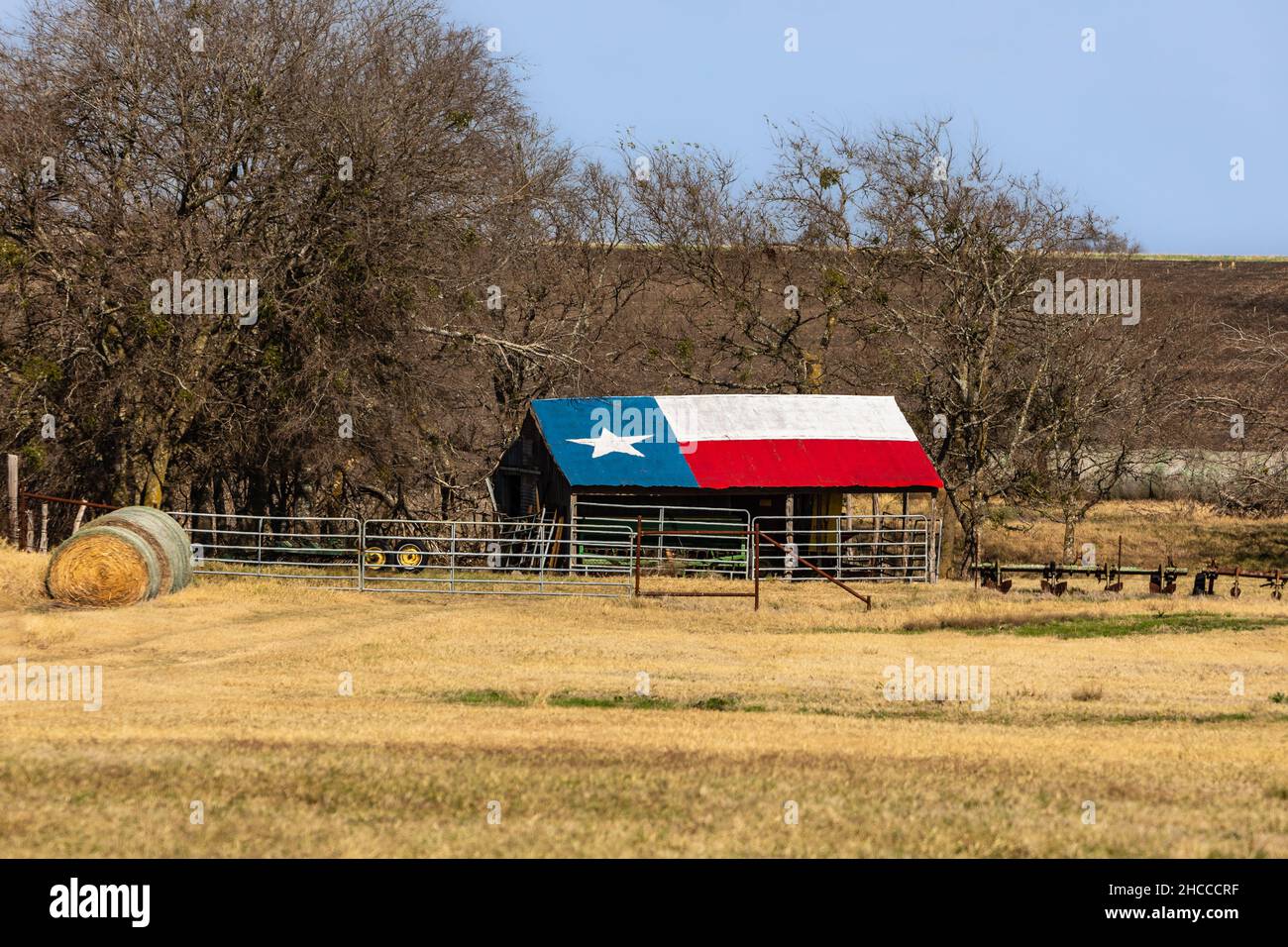 Old Texas flag barn Stock Photo - Alamy