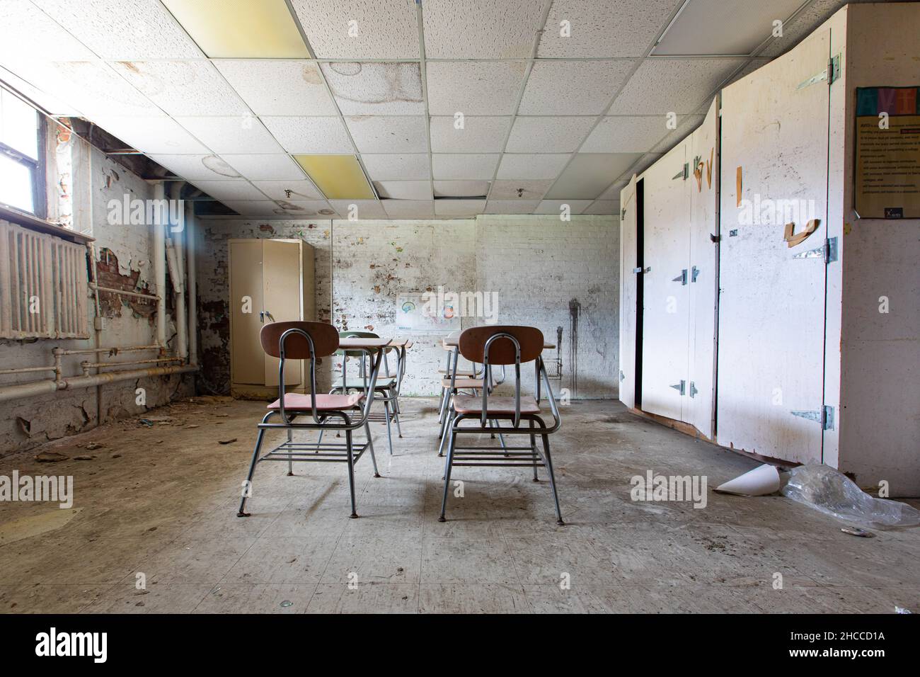 Abandoned building urbex exploration forgotten, explore, explorer, lost ...