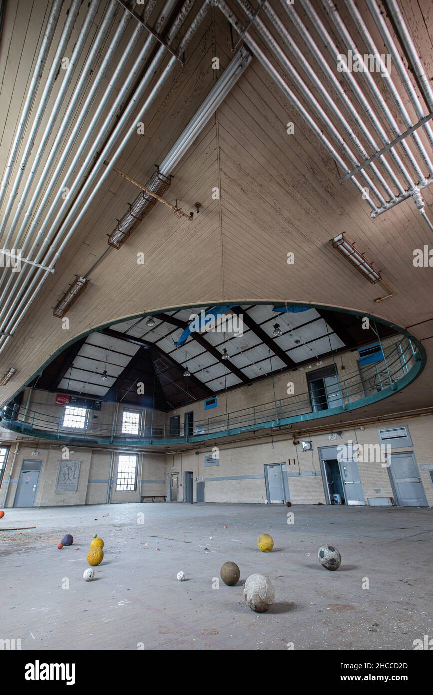 Abandoned building urbex exploration forgotten, explore, explorer, lost ...