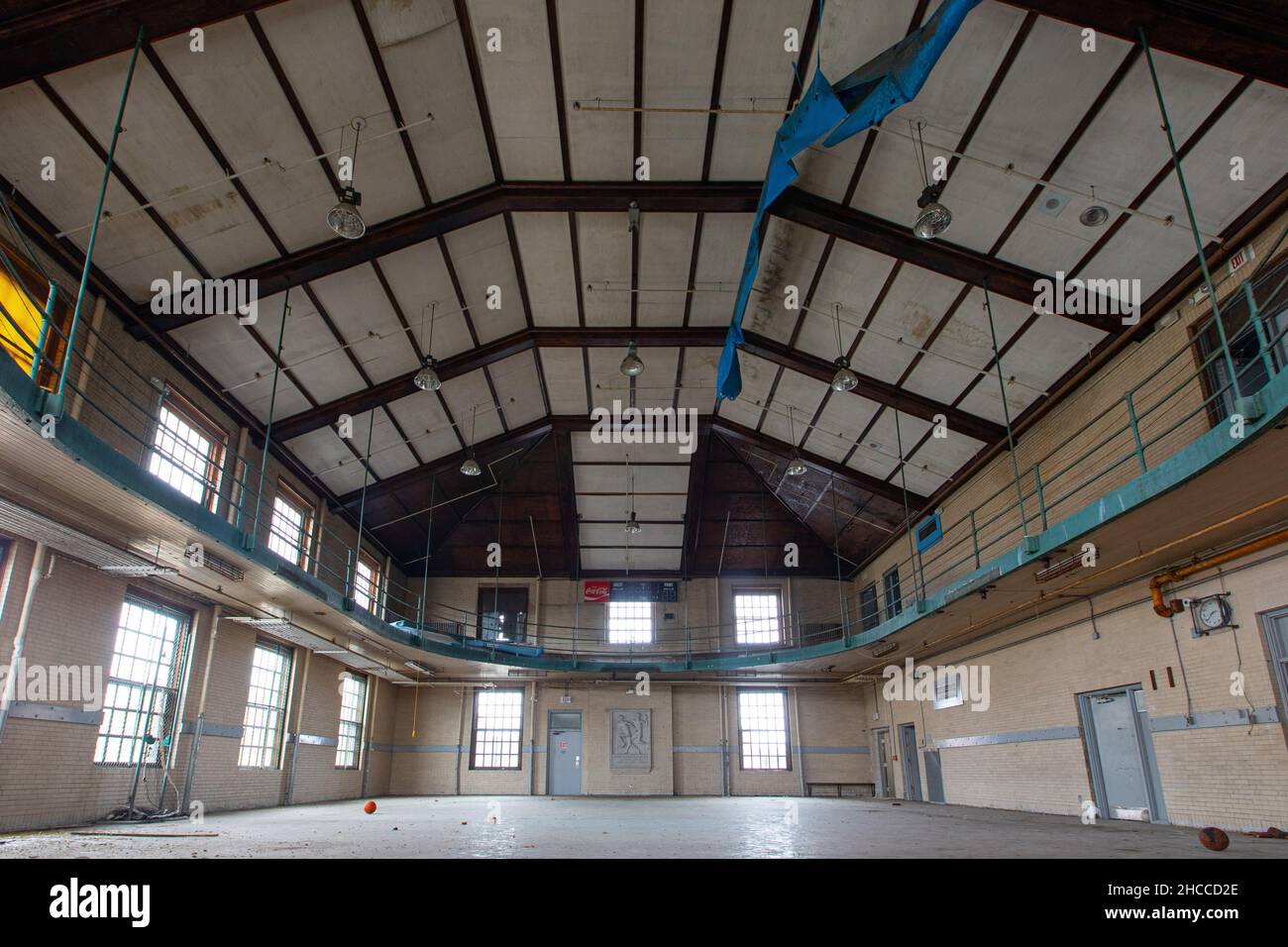 Abandoned building urbex exploration forgotten, explore, explorer, lost ...