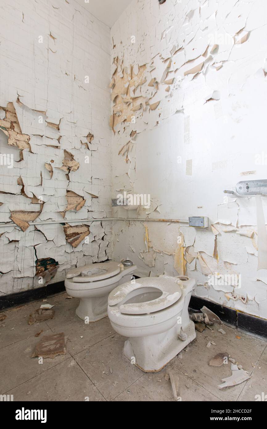 Abandoned building urbex exploration forgotten, explore, explorer, lost ...