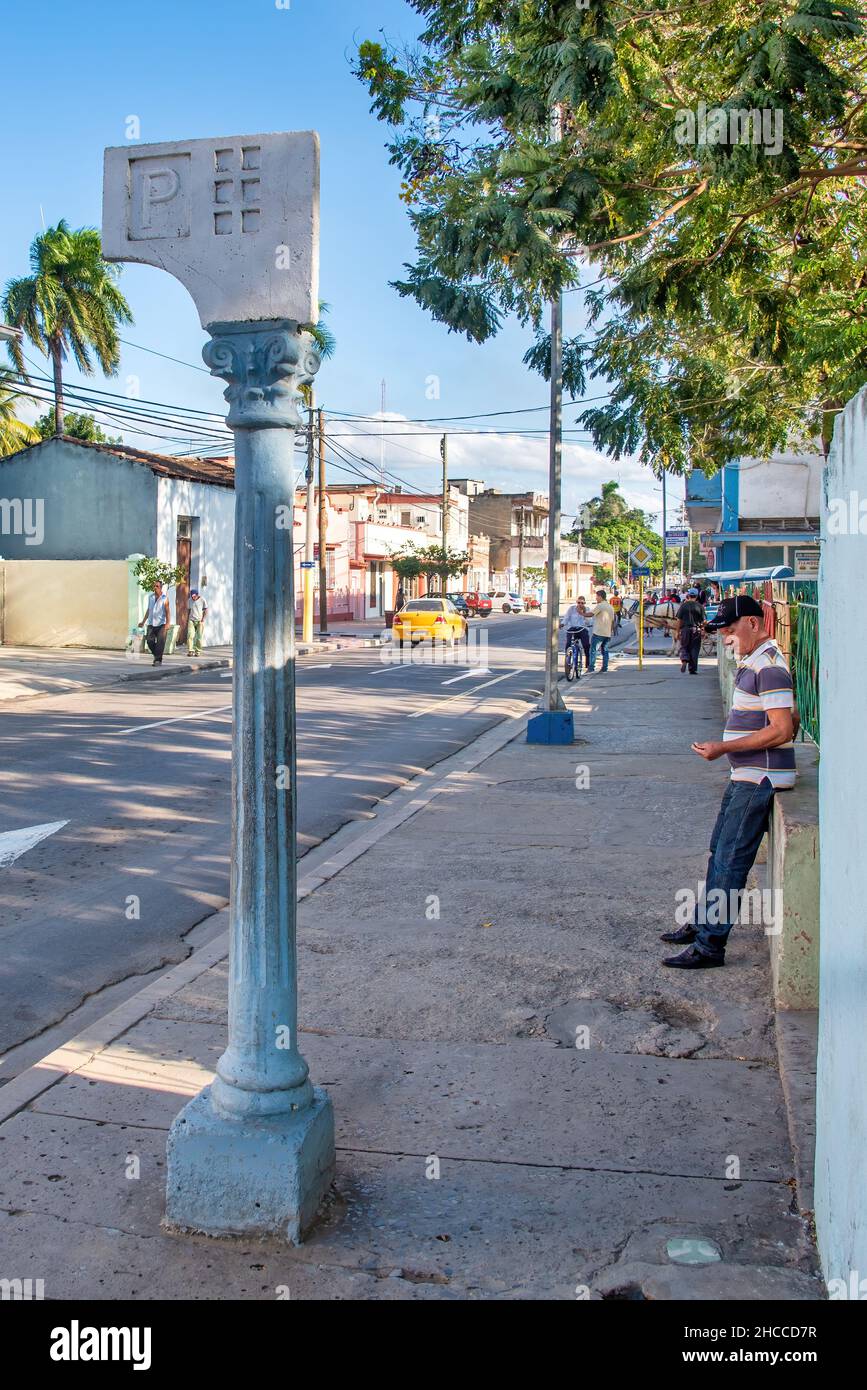 Stop sign cuba hi-res stock photography and images - Alamy