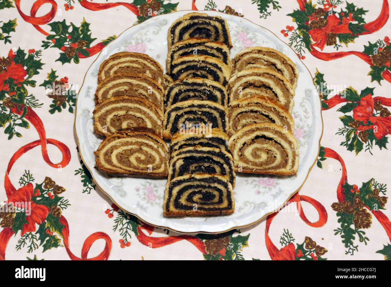 Homemade poppy seeds or walnut roll cakes aka beigli or bejgli slices ...