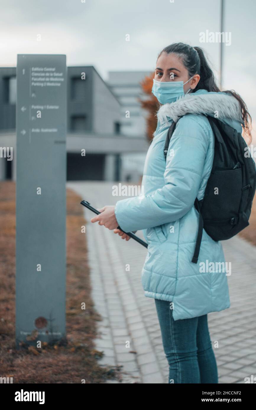 Teenager medical mask school hi-res stock photography and images - Alamy