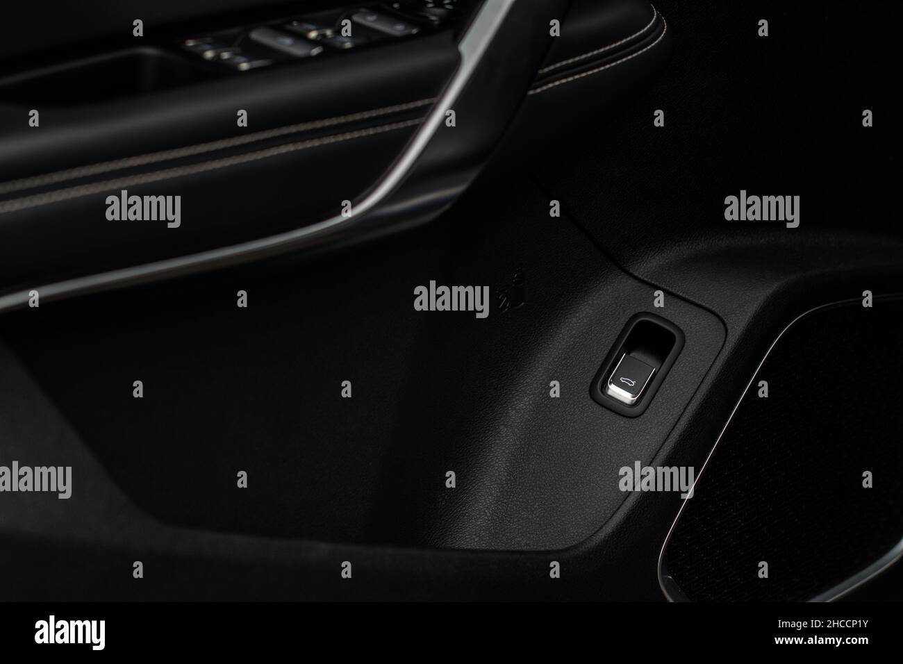 Car trunk open button. Electric trunk switch controller. Car trunk ...