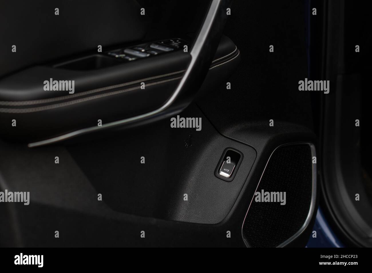 Car trunk open button. Electric trunk switch controller. Car trunk ...