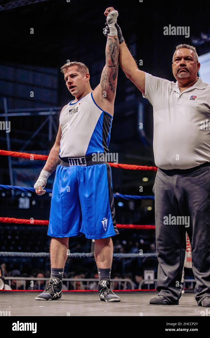 Bloody face boxing hi-res stock photography and images - Alamy