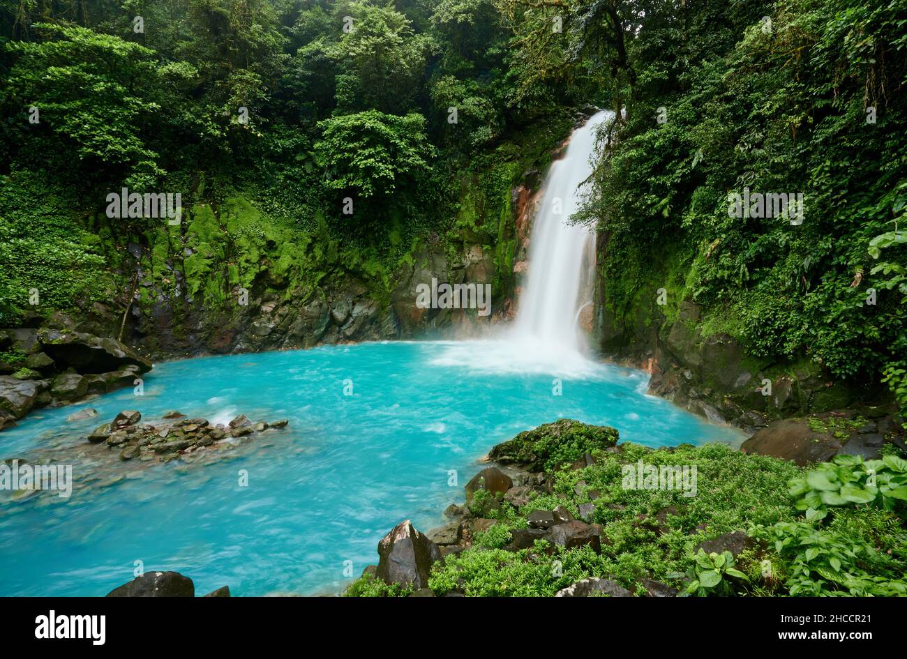 Catarata Río Celeste, waterfall of blue river Rio Celeste, Parque ...