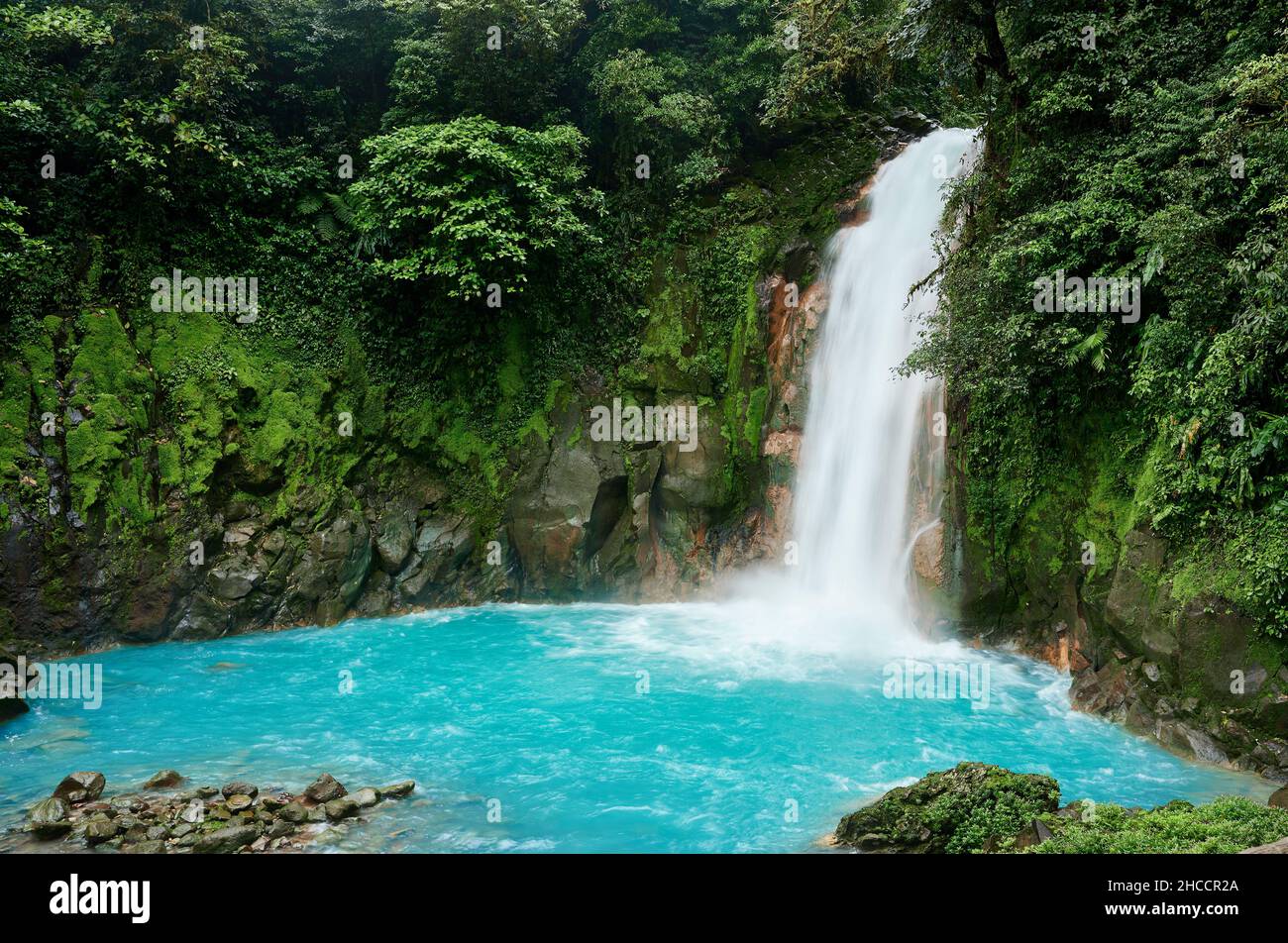 Catarata Río Celeste, waterfall of blue river Rio Celeste, Parque ...