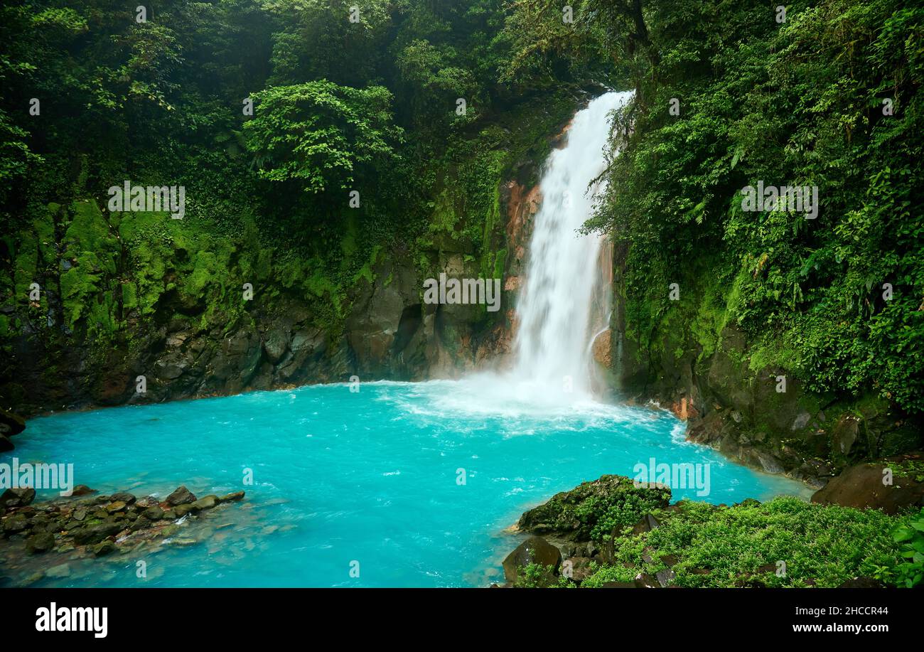 Catarata Río Celeste, waterfall of blue river Rio Celeste, Parque ...