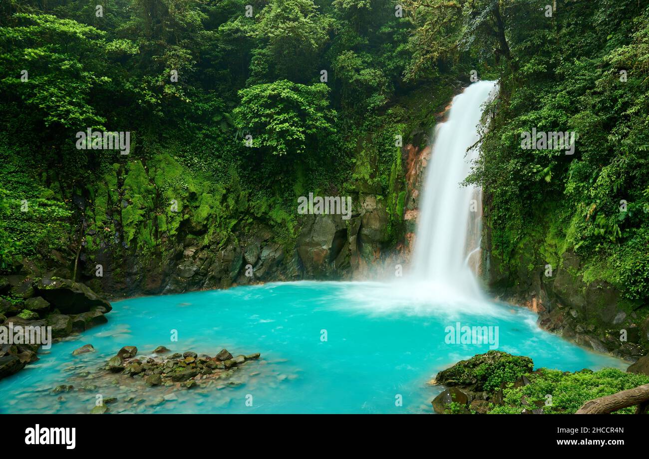 Catarata Río Celeste, waterfall of blue river Rio Celeste, Parque ...