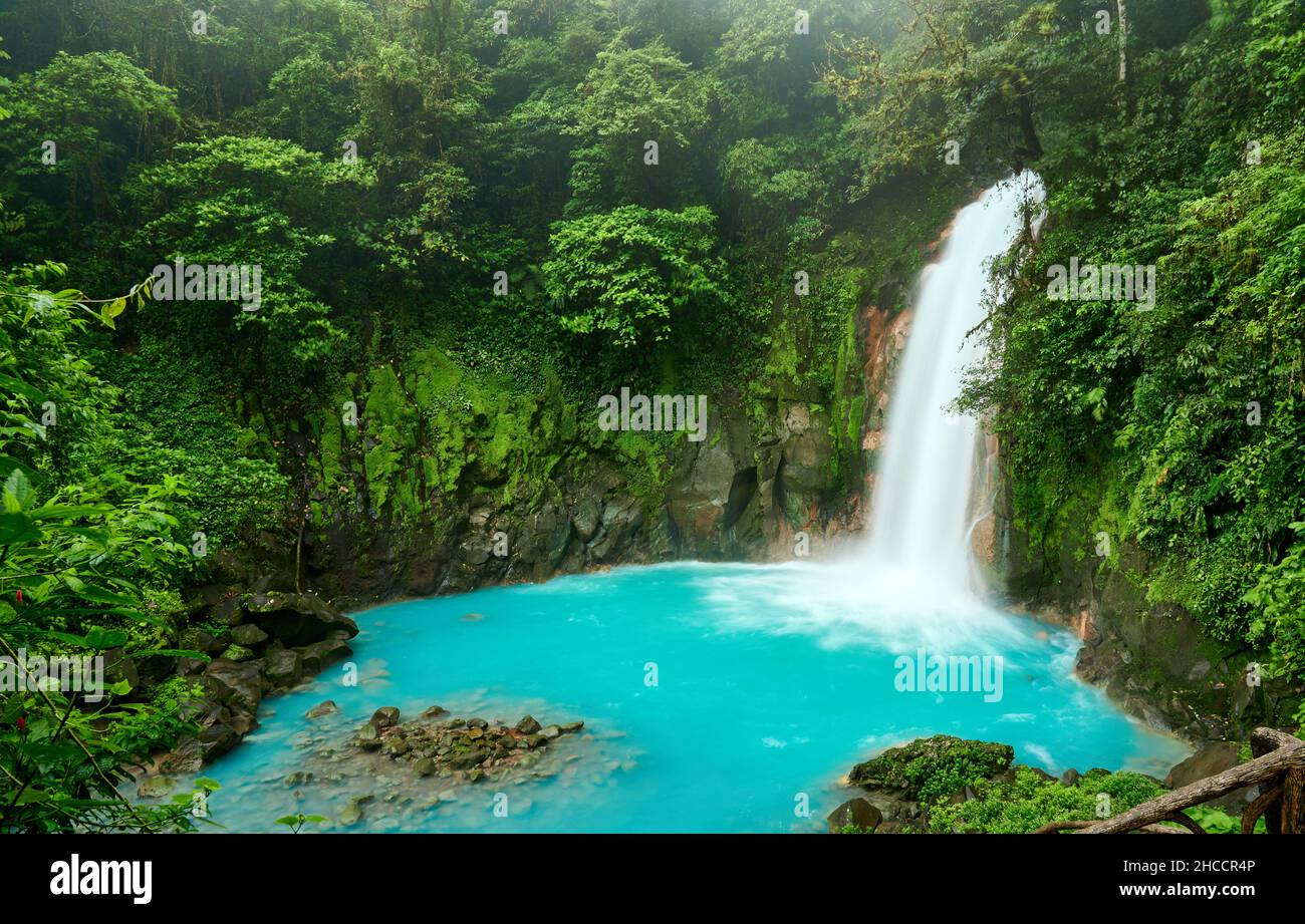 Catarata Río Celeste, waterfall of blue river Rio Celeste, Parque ...