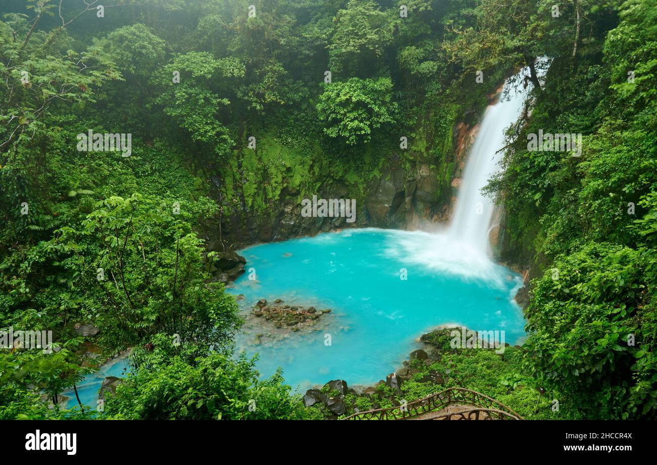 Catarata Río Celeste, waterfall of blue river Rio Celeste, Parque ...