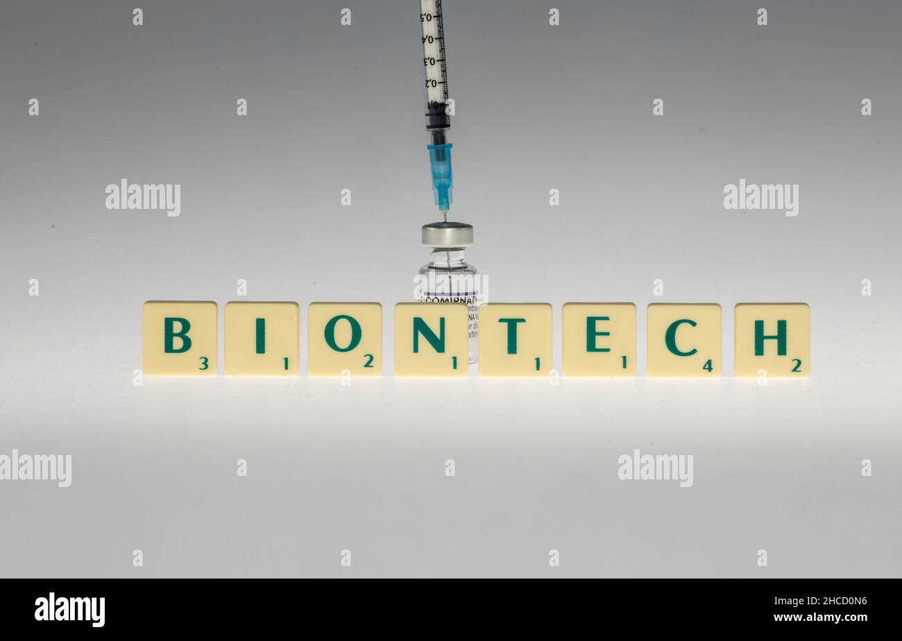 firo. 27.12.2021 vaccination, corona, booster vaccination, vaccine ...