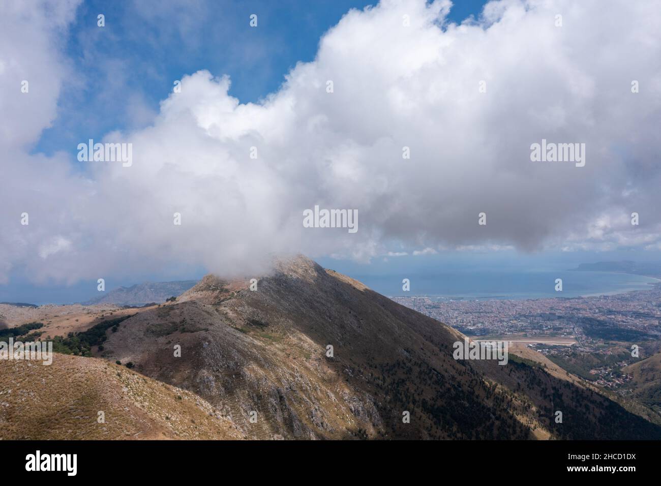 Floating cloud city hi-res stock photography and images - Alamy