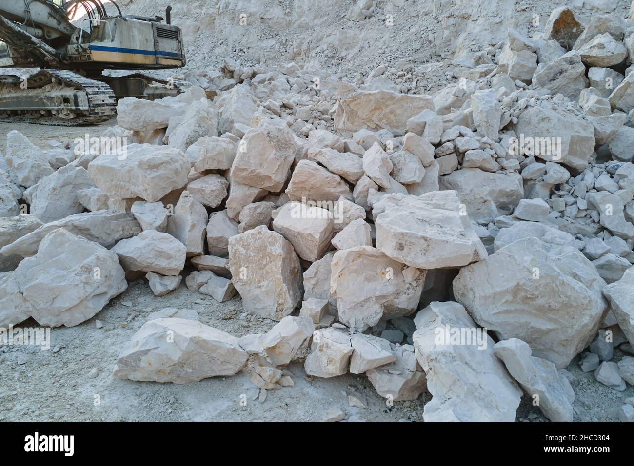 Sand stockpile hi-res stock photography and images - Alamy
