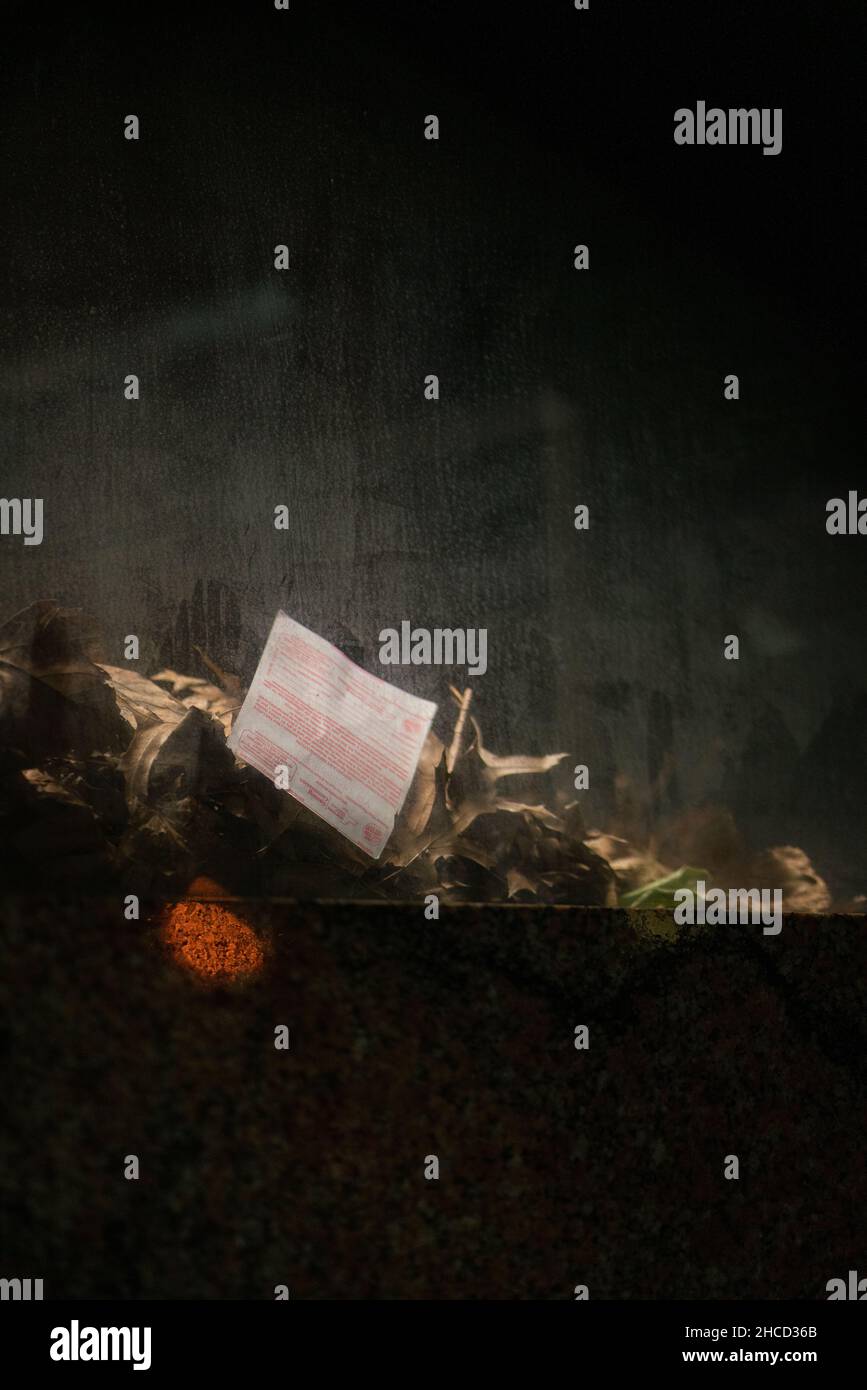 Dropped paper hi-res stock photography and images - Alamy