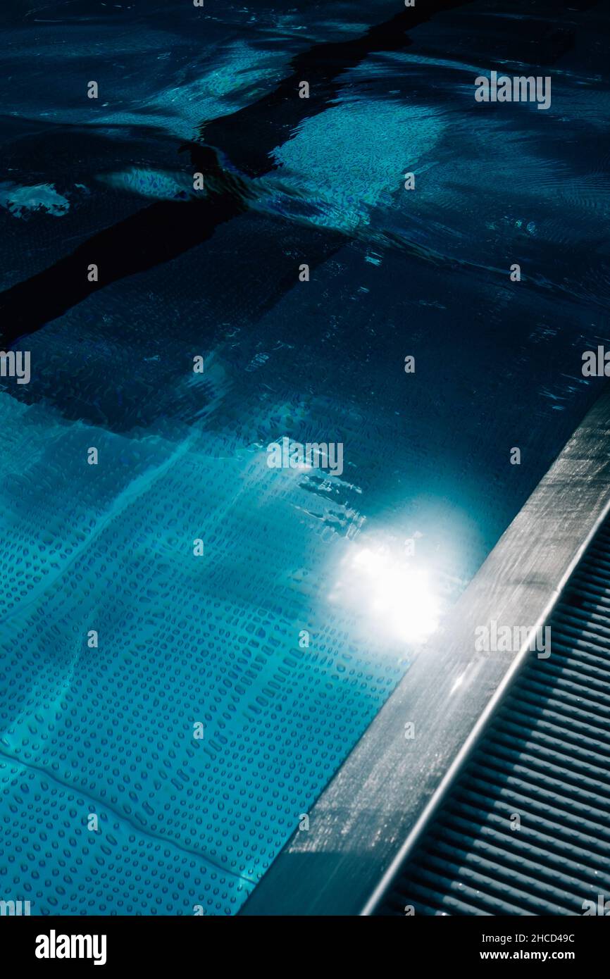 Vertical swimming pool water background hi-res stock photography and ...