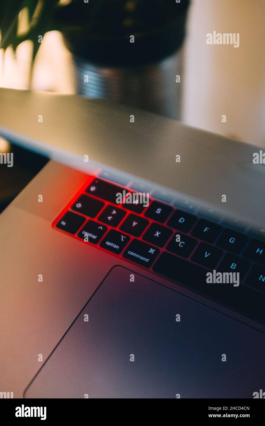 Vertical desktop wallpaper hi-res stock photography and images - Alamy