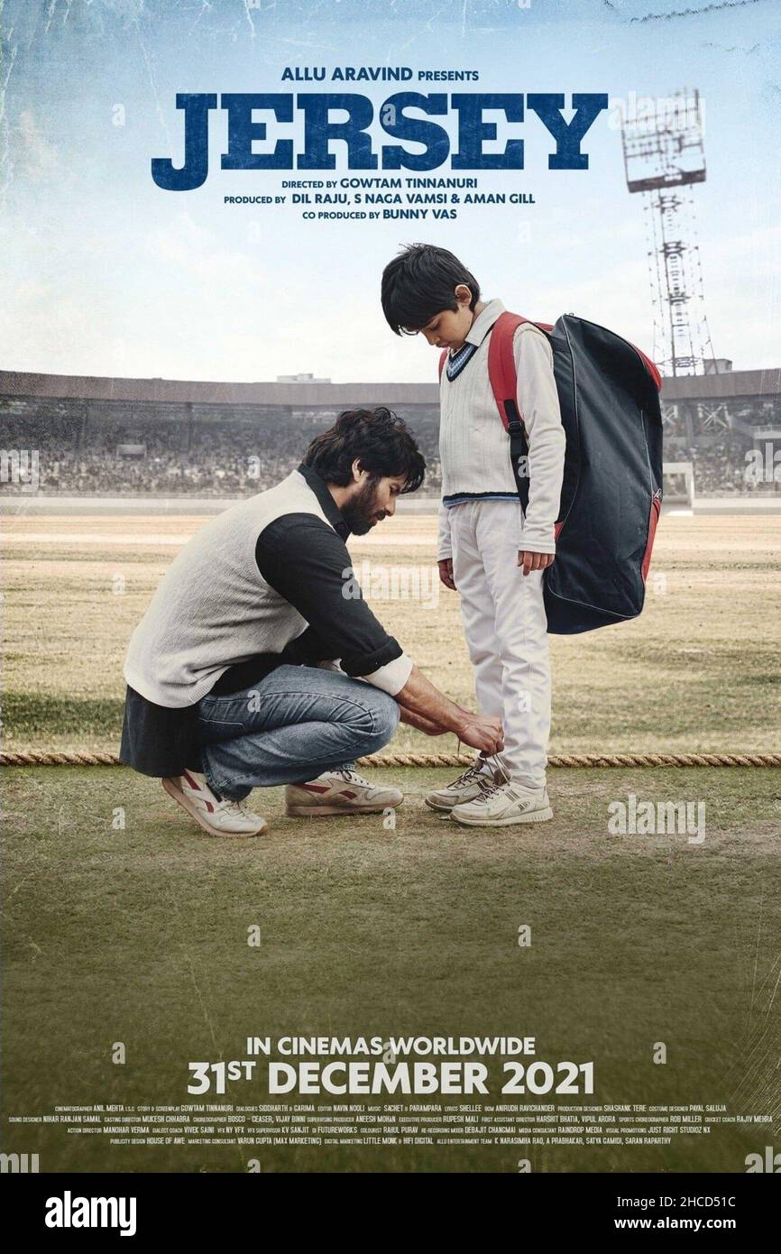 JERSEY, poster, from left: Shahid Kapoor, Ronit Kamra, 2021. © UTV ...