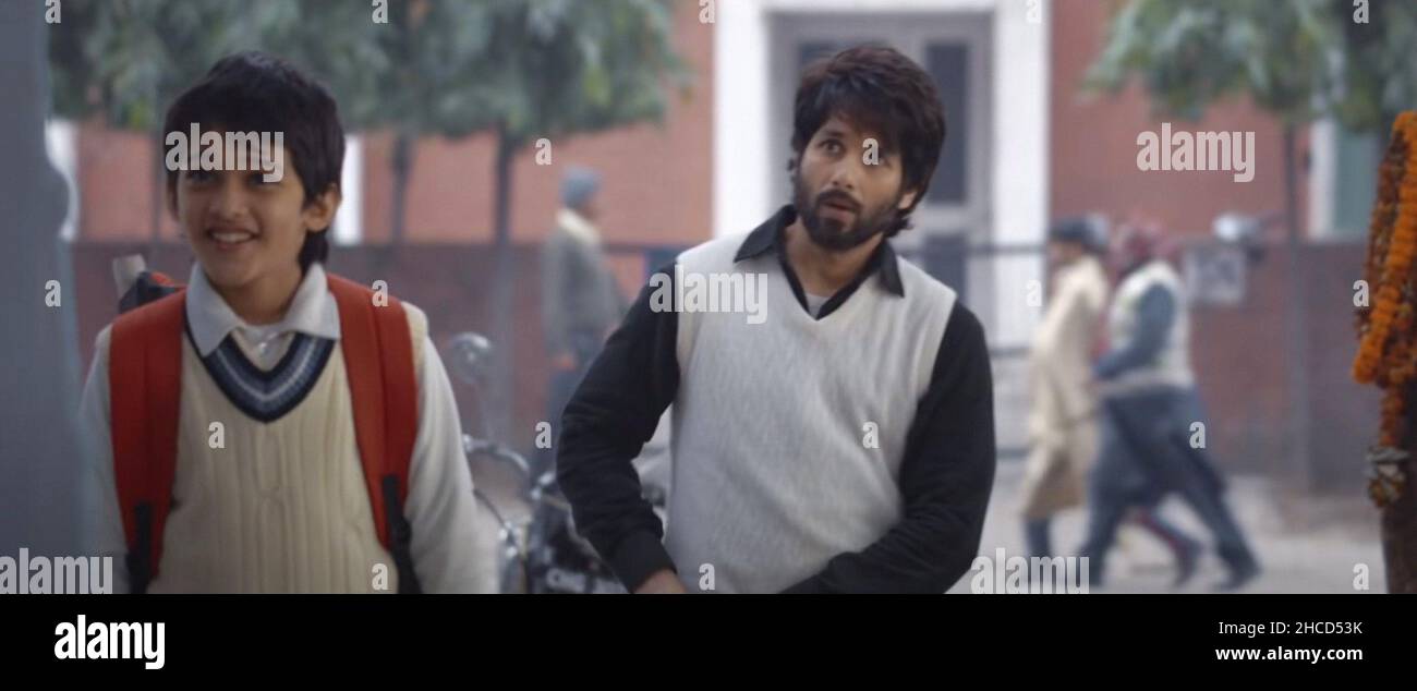 JERSEY, from left: Ronit Kamra, Shahid Kapoor, 2021. © UTV Motion ...