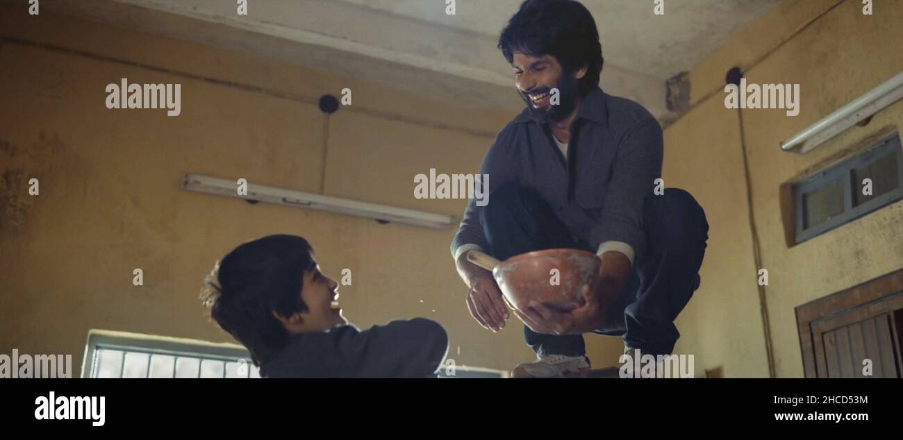 JERSEY, from left: Ronit Kamra, Shahid Kapoor, 2021. © UTV Motion ...