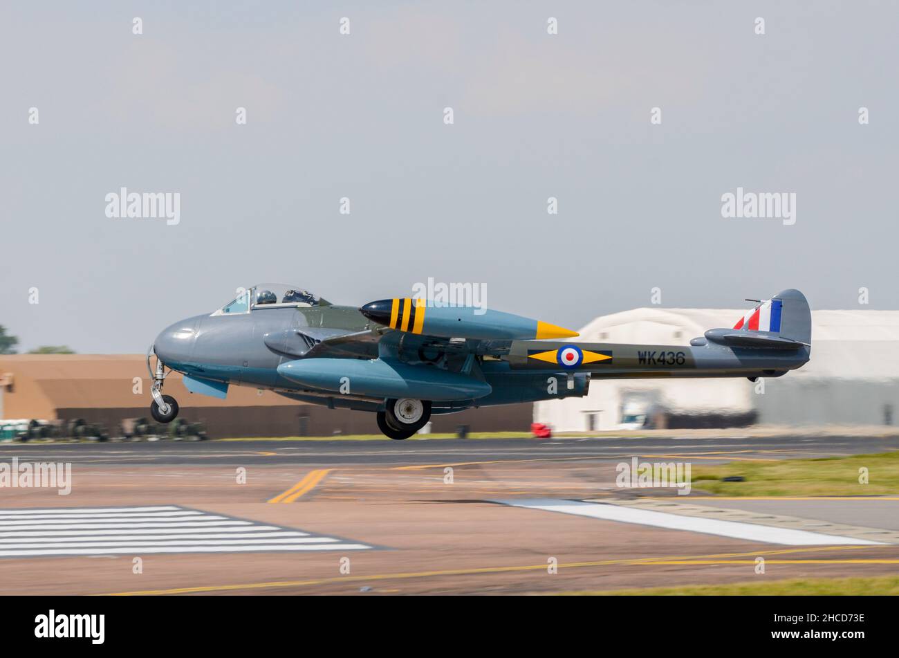 De Havilland D.H.112 Venom FB50 classic jet plane WK436 landing at RAF ...