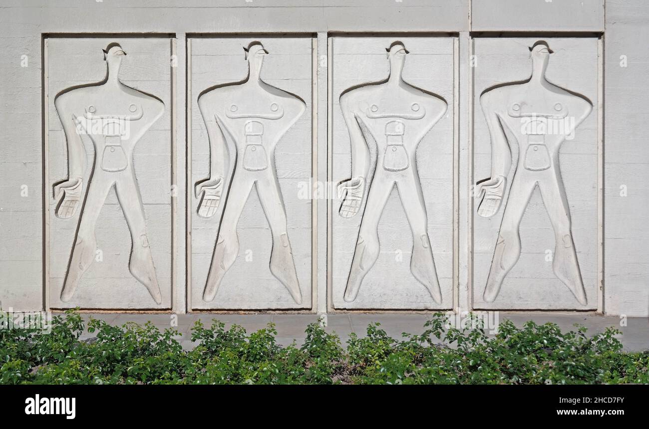 Berlin, Westend, Relief des Modulor am Corbusierhaus Stock Photo - Alamy
