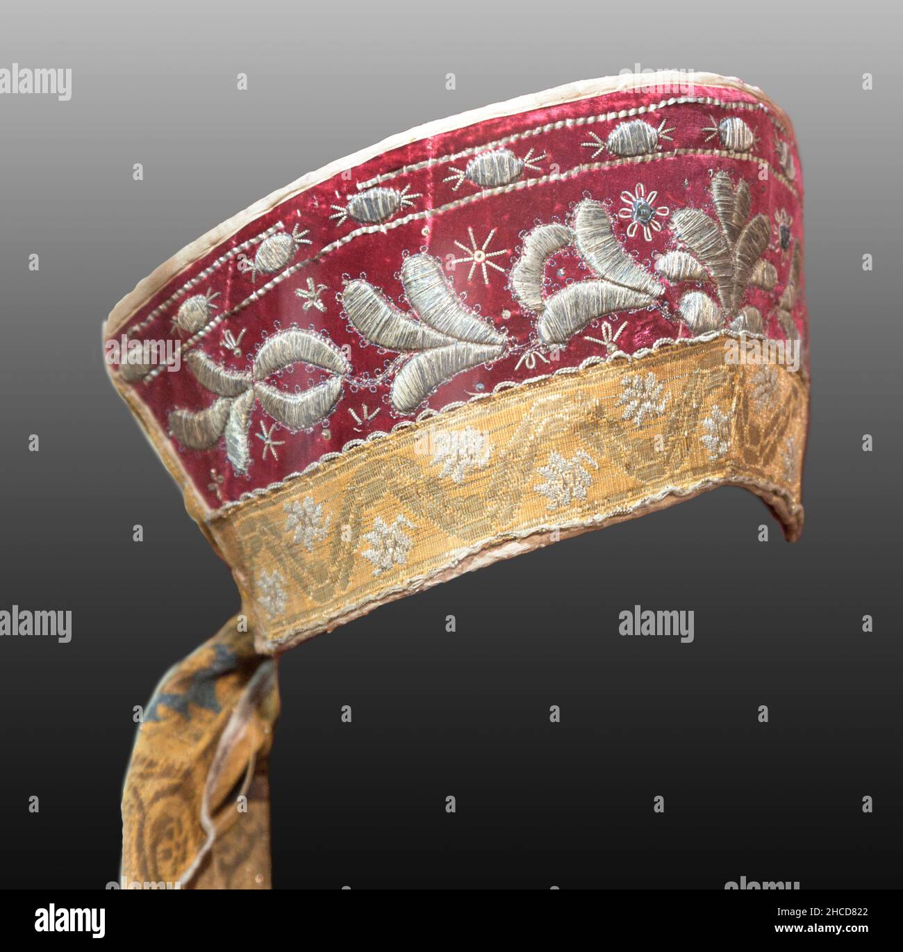 The kokoshnik - traditional Russian headdress isolated Stock Photo - Alamy