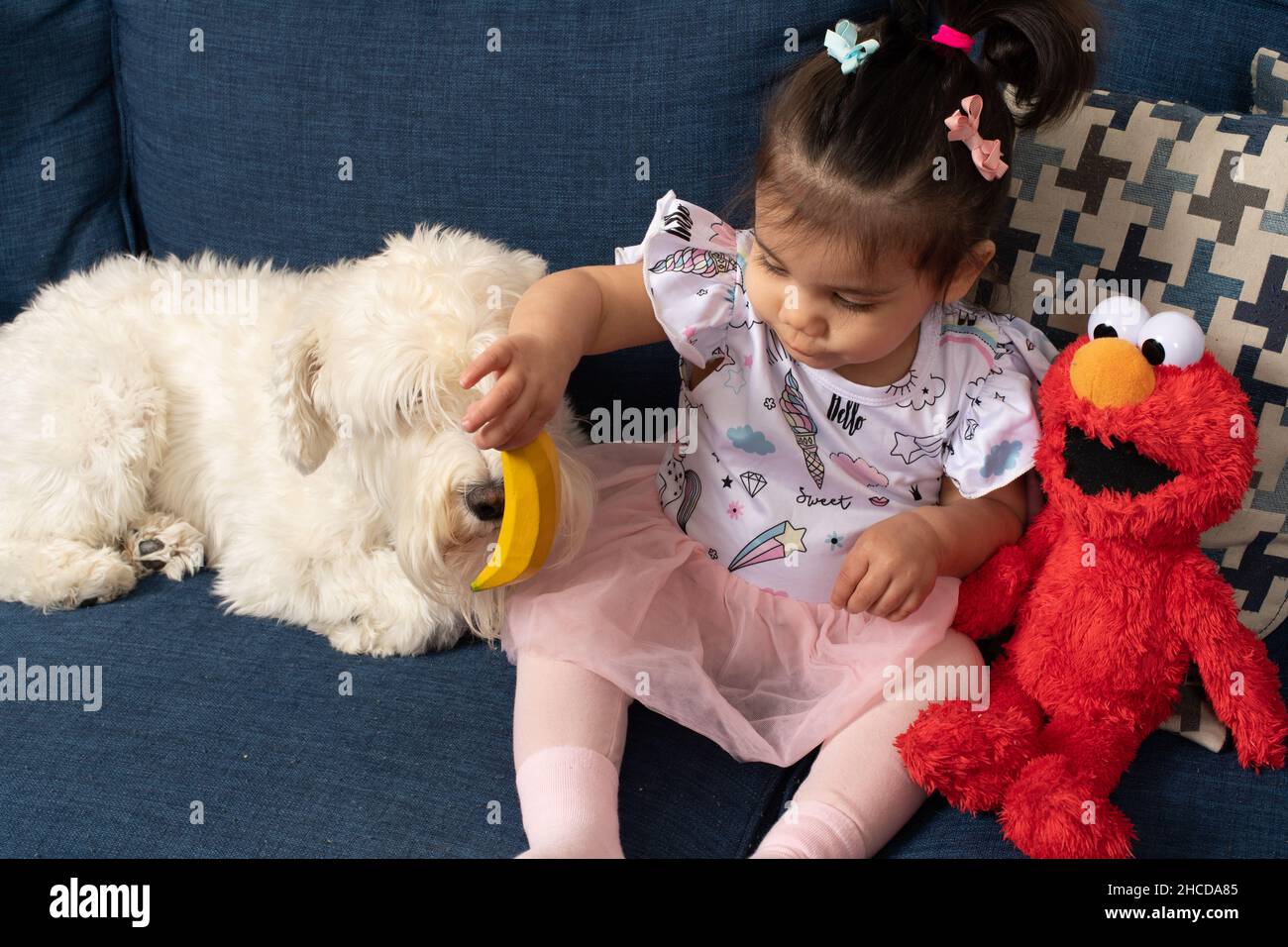 Eat banana girl hi-res stock photography and images - Alamy