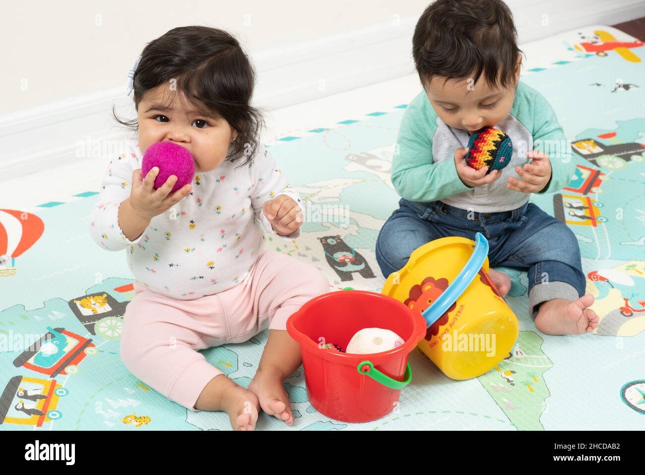 Baby mouthing hi-res stock photography and images - Alamy