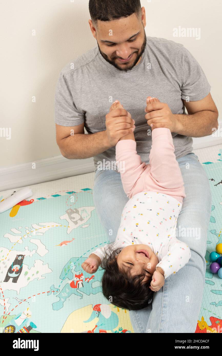 Child bonding with parent hi-res stock photography and images - Alamy